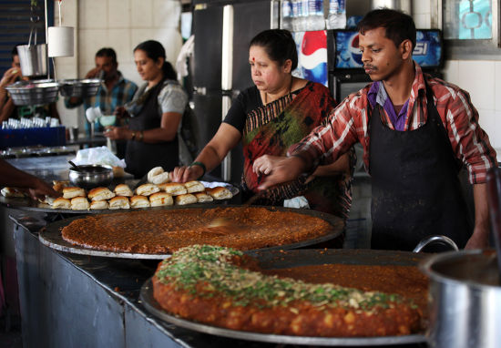 Indian Vendor Making Pav Bhaji Roadside Editorial Stock Photo - Stock ...