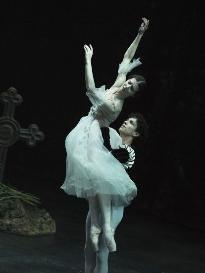 Alina Cojocaru Giselle Isaac Hernandez Albrecht Editorial Stock Photo ...