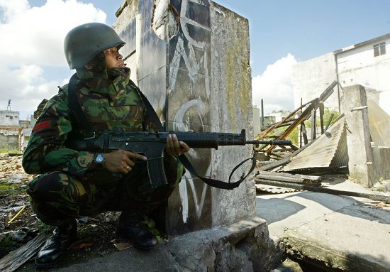 Indonesian Army Soldier Hold His Rifle Editorial Stock Photo - Stock ...