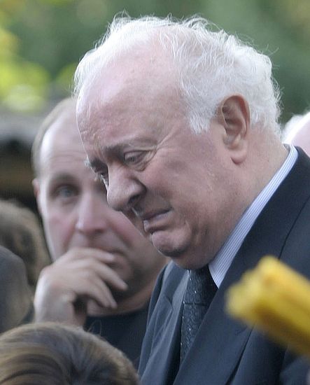 Former Georgian President Eduard Shevardnadze Weeps Editorial Stock ...