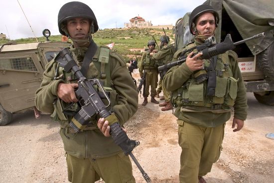 Israeli Soldiers Guard Israeli Settlers After Editorial Stock Photo ...