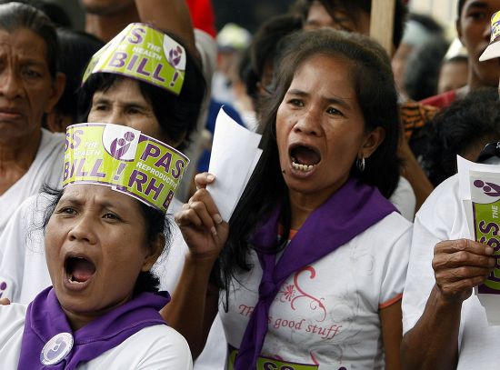 Filipino Women Shout Slogans During Protest Editorial Stock Photo ...