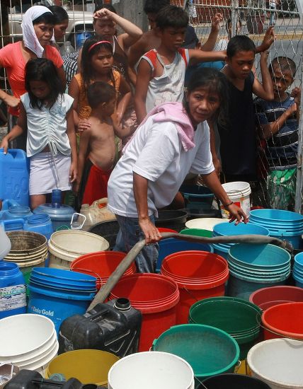 Filipino Residents Wait Fill Their Basins Editorial Stock Photo - Stock ...