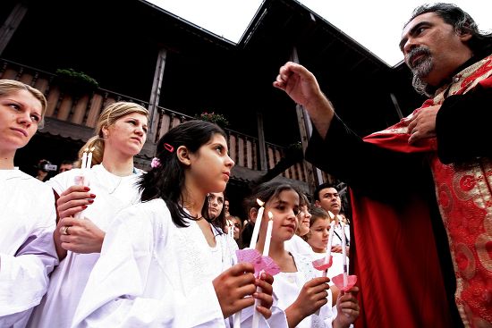 Ortodox Priest Bless Macedonian Ortodox Believers Editorial Stock Photo ...