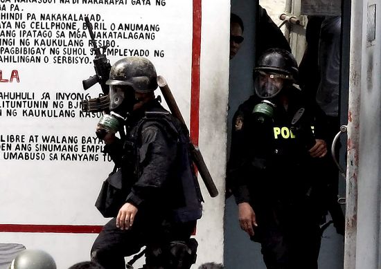 Filipino Elite Police Officers During Firefight Editorial Stock Photo ...