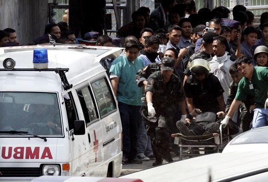 Filipino Police Carry Injured Police During Editorial Stock Photo ...