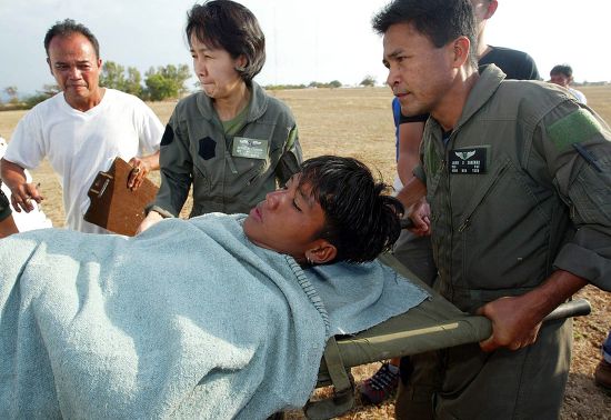 Filipino Rescuers Stretcher Survivor Upon Their Editorial Stock Photo ...