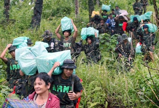 Filipino Soldiers Carry Relief Goods Typhoon Editorial Stock Photo ...