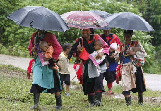 Tribal Lesu Women Their Children Walk Editorial Stock Photo - Stock ...