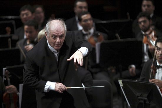 Israeliargentinean Pianist Conductor Daniel Barenboim Leads Editorial ...
