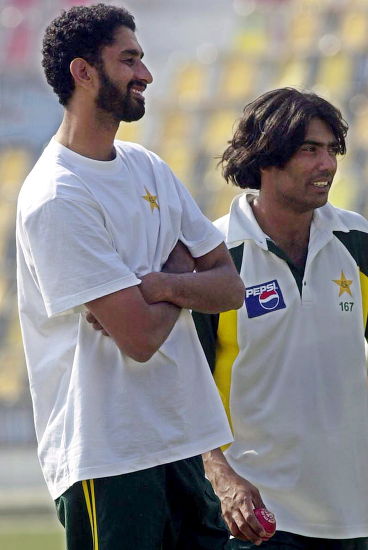 Pakistani Fast Bowler Shabbir Ahmed L Editorial Stock Photo - Stock ...
