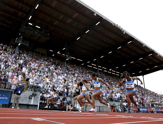 Muna Lee 2r Crosses Finish Line Editorial Stock Photo - Stock Image ...