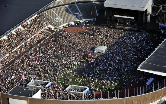 Aerial View Crowd Waiting Bruce Springsteen Editorial Stock Photo ...