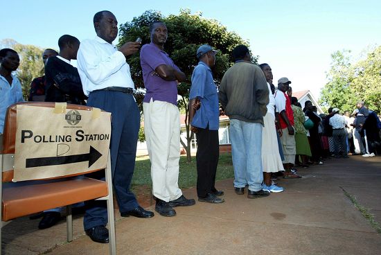 Hundreds Voters Line Cast Their Votes Editorial Stock Photo - Stock ...