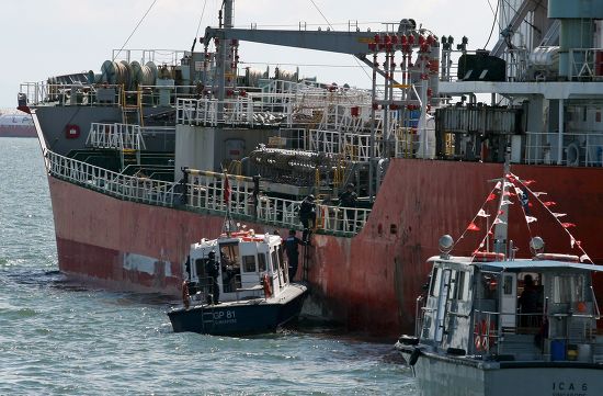 Members Asset Accompanying Sea Security Team Editorial Stock Photo ...