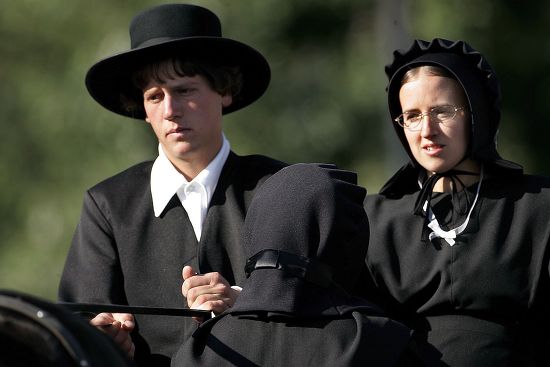Amish Funeral Procession Makes Way Cemetery Editorial Stock Photo ...
