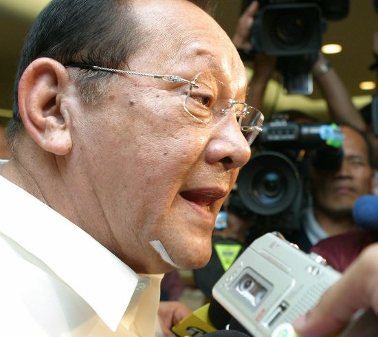 Business Tycoon Eduardo Danding Cojuangco Speak Editorial Stock Photo ...