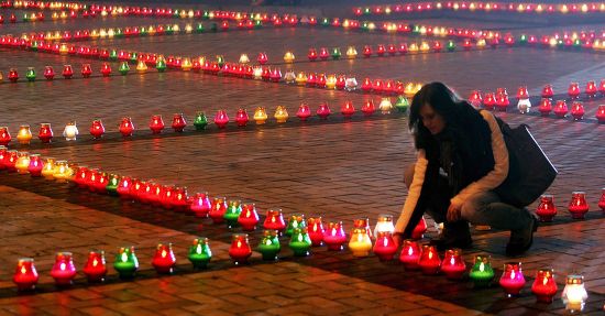 Ukrainian Lights Candles Near Holodomor Monument Editorial Stock Photo ...