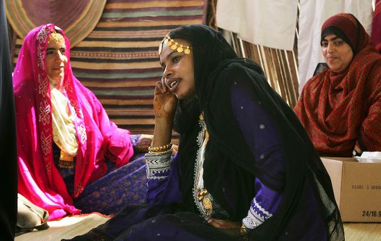 Omani Women Wear Traditional Dress Rug Editorial Stock Photo - Stock ...