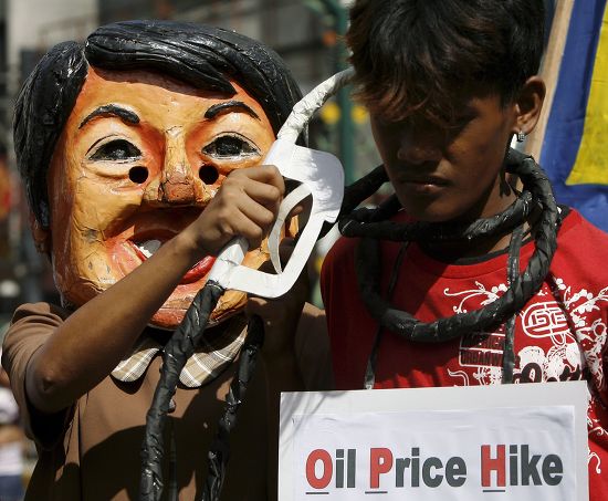Woman Wearing Mask Mocking President Gloria Editorial Stock Photo ...