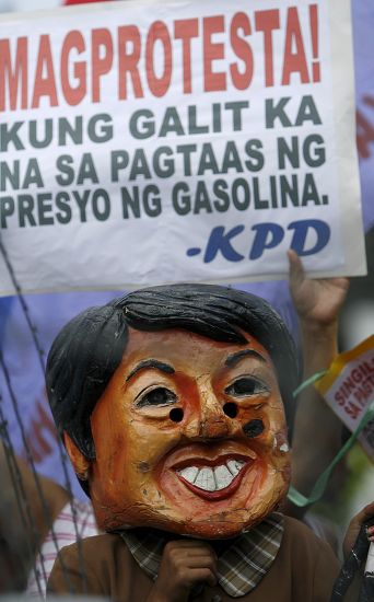 Woman Wearing Mask Mocking President Gloria Editorial Stock Photo ...