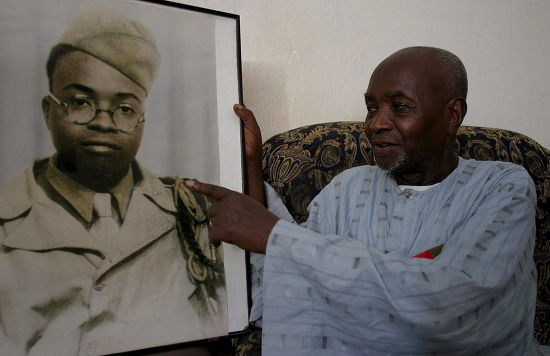 84yearold Senegalese Issa Cisse Points Portrait Editorial Stock Photo ...