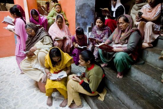 Hindu Devotees Read Scriptures Holy Books Editorial Stock Photo - Stock ...