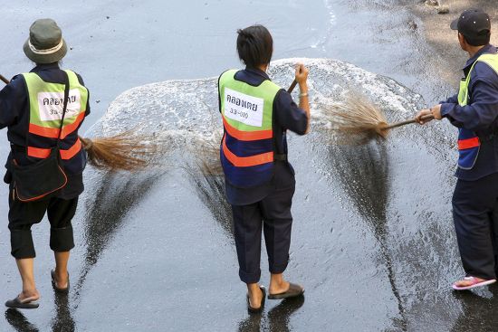 Thai Municipal Street Sweepers Clean Streets Editorial Stock Photo ...