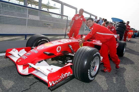 Mechanics Scuderria Ferrari F1 Racing Team Editorial Stock Photo ...