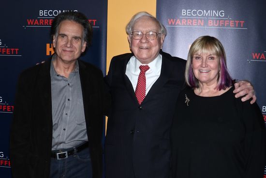 Peter Buffett Warren Buffett Susan Alice Editorial Stock Photo - Stock ...