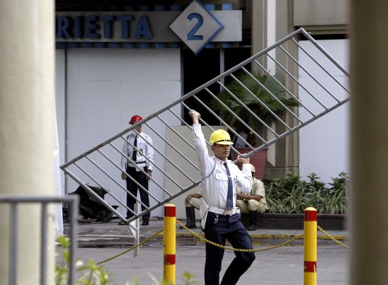 Filipino Security Officer Carries Barrier Vicinity Editorial Stock ...