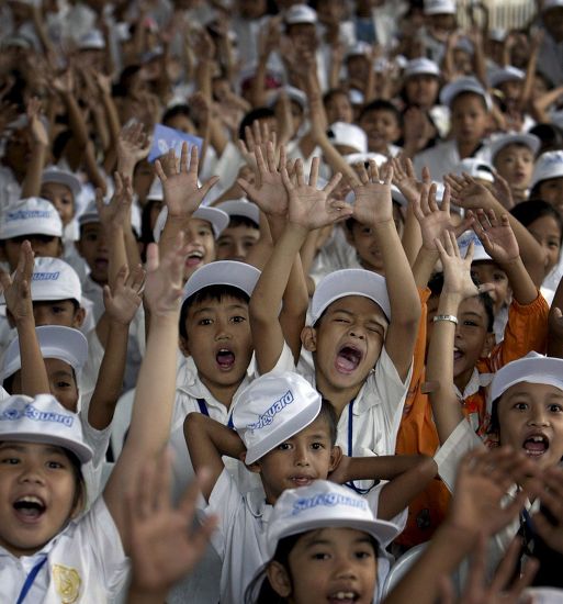 Filipino School Children Raise Their Hands Editorial Stock Photo ...