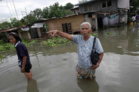 Filipino Resident Gestures She Wades Through Editorial Stock Photo ...