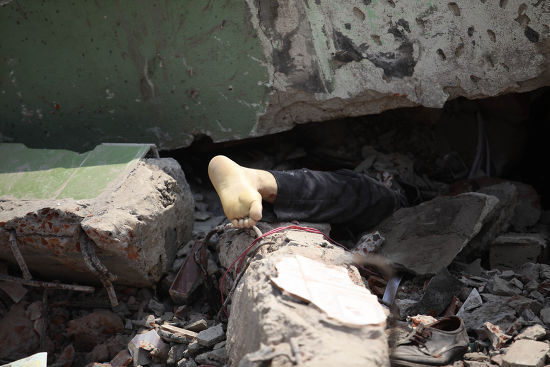 Body Trapped Under Damaged Building During Editorial Stock Photo ...
