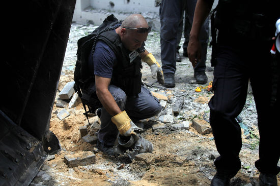 Israeli Police Sappers Examine Scene After Editorial Stock Photo ...
