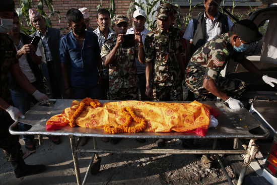 Nepalese Army Personnel Carry Dead Bodies Editorial Stock Photo - Stock ...