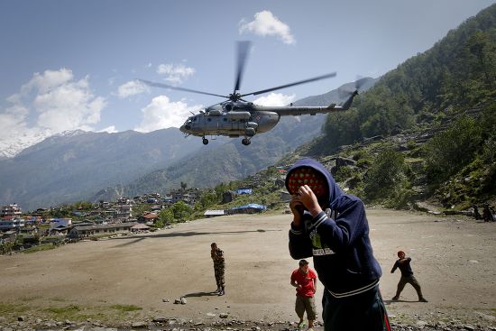 Local Residents React Helicopter Indian Army Editorial Stock Photo ...