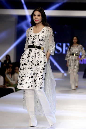 Model Presents Creation Pakistani Designer Muse Editorial Stock Photo ...