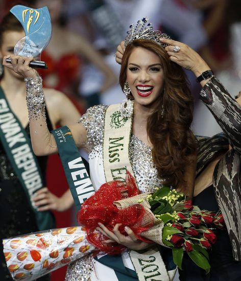 Miss Earth 2014 Runnerup Miss Earth Editorial Stock Photo - Stock Image ...