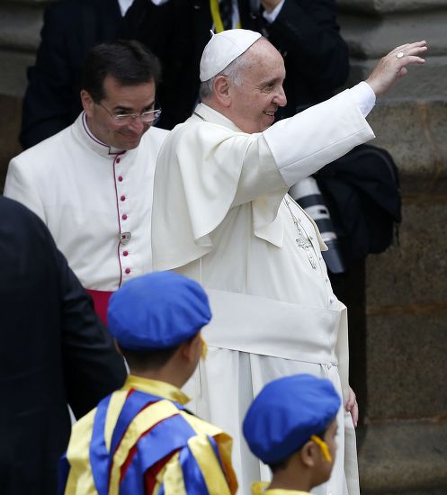 Pope Francis Waves Filipino Well Wishers Editorial Stock Photo - Stock ...