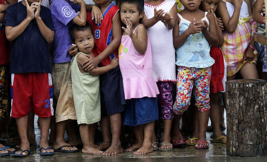 Filipino Children Queue Toy Gift Giving Editorial Stock Photo - Stock ...
