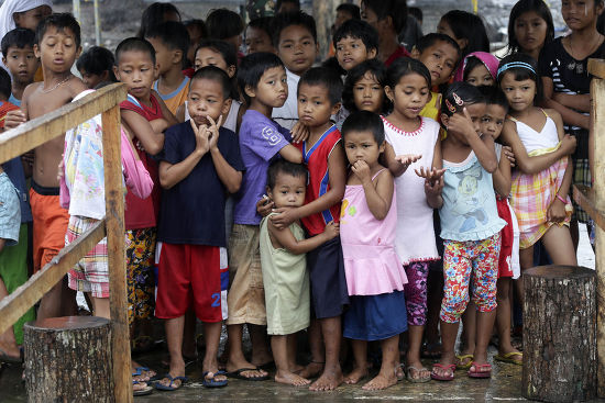 Filipino Children Queue Toy Gift Giving Editorial Stock Photo - Stock ...
