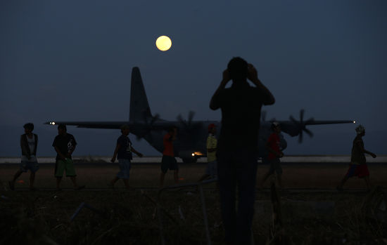 Filipino Takes Photograph Full Moon While Editorial Stock Photo - Stock ...