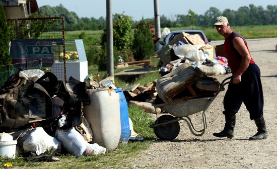Man Pushes Wheel Barrow Garbage Flood Editorial Stock Photo - Stock ...