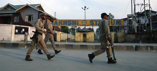 Members Indian Police Patrol Outside Bakshi Editorial Stock Photo ...