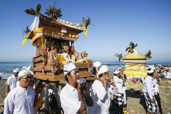Balinese Hindu Devotees Carry Pratima Symbol Editorial Stock Photo ...