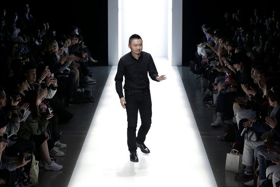 Taiwanese Designer Johan Ku Acknowledges Audience Editorial Stock Photo ...