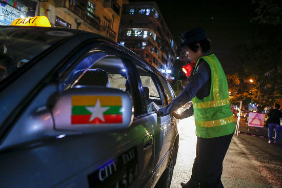 Police Check Random Taxi Check Point Editorial Stock Photo - Stock ...