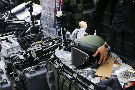 Filipino Bomb Squad Operative Shows Explosive Editorial Stock Photo ...
