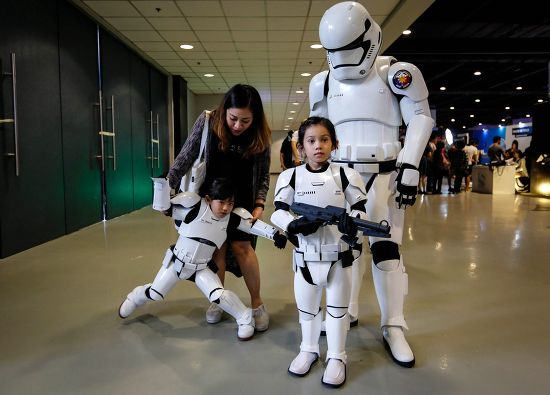 Macalua Family Dressed Stormtroopers Movie Star Editorial Stock Photo ...